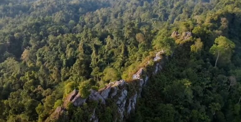 √ Batu Dinding Samboja Barat: Keindahan Tersembunyi Wisata Alam di Area IKN