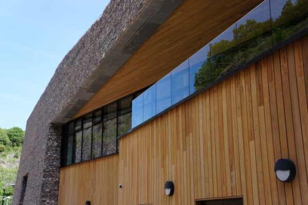 √ Cladding Wall: Lapisan Pelindung dan Estetika Bangunan