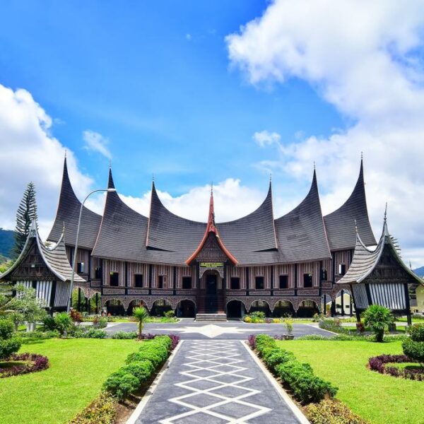 √ Contoh Desain Rumah Klasik Indonesia: Ciri Khas, Elemen, dan Tata Ruang